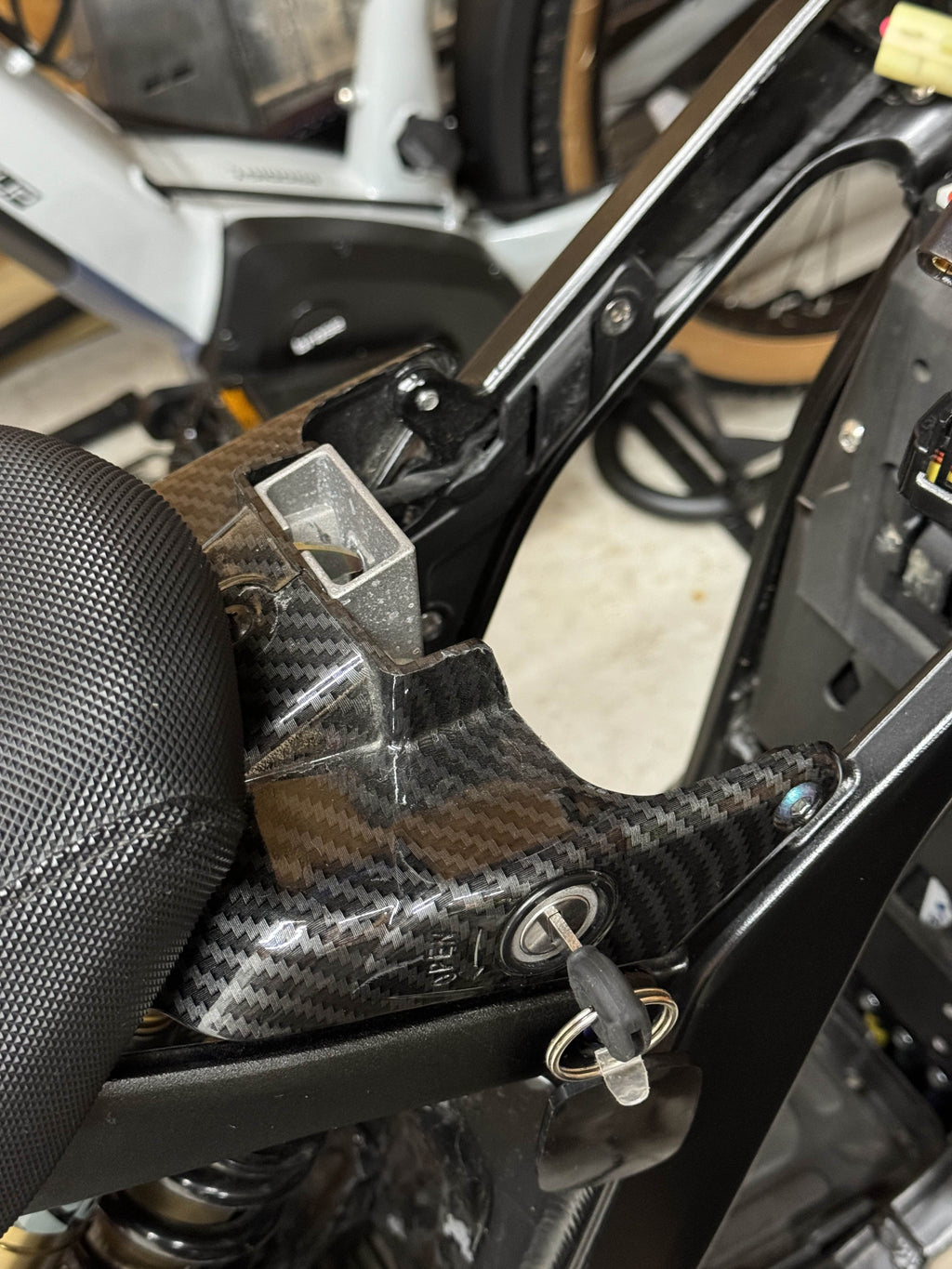 Surron LBX Carbon Fiber Wrap Kit – Riot Racing